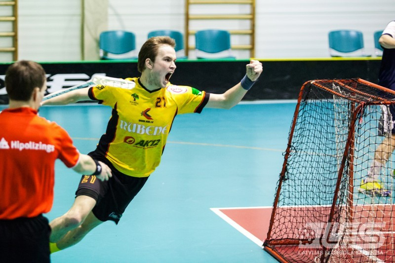Foto: "Rubene" pārspēj ulbrokiešus – Florbols – Sportacentrs.com